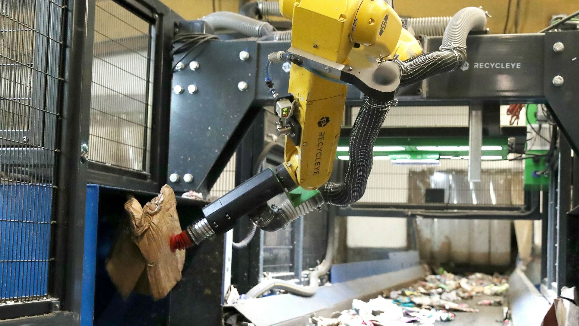 Recycling: The Future of Recycling: Robots on the Rise | WMW