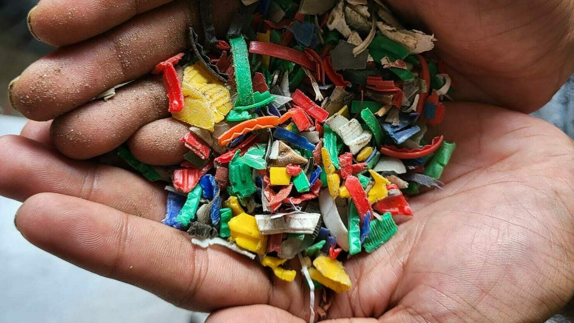 Recycled Plastic in Construction: Sahadat Hossain: "With plastic roads ...